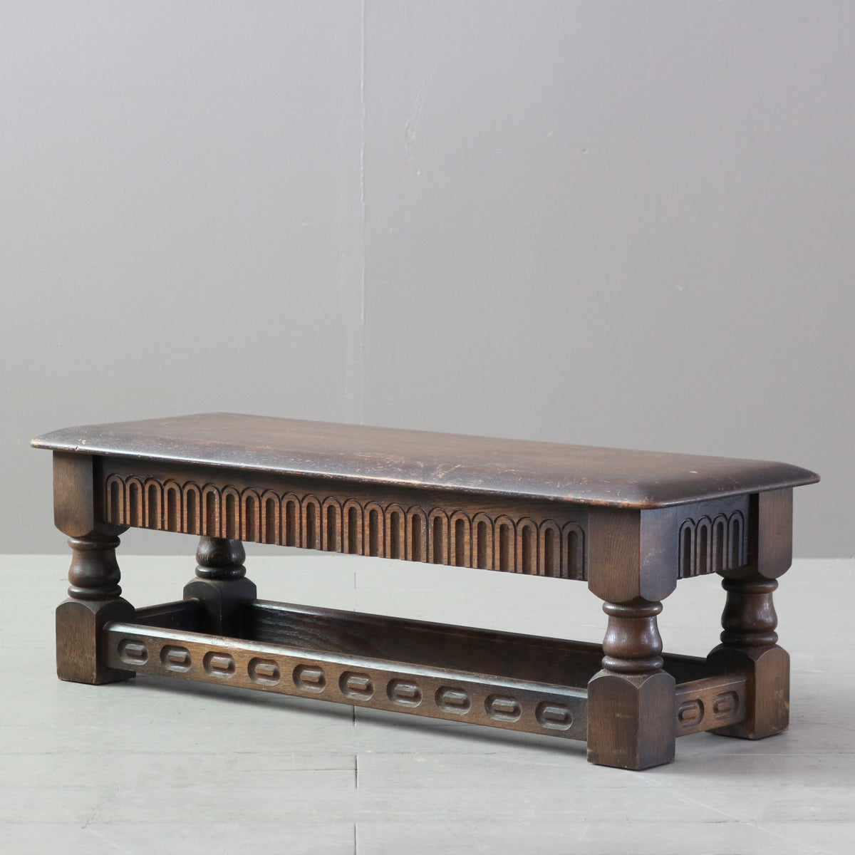 C505 フットスツール 木製 イギリス輸入家具 高さ25㎝ 幅75㎝ 奥行27㎝ – uragami